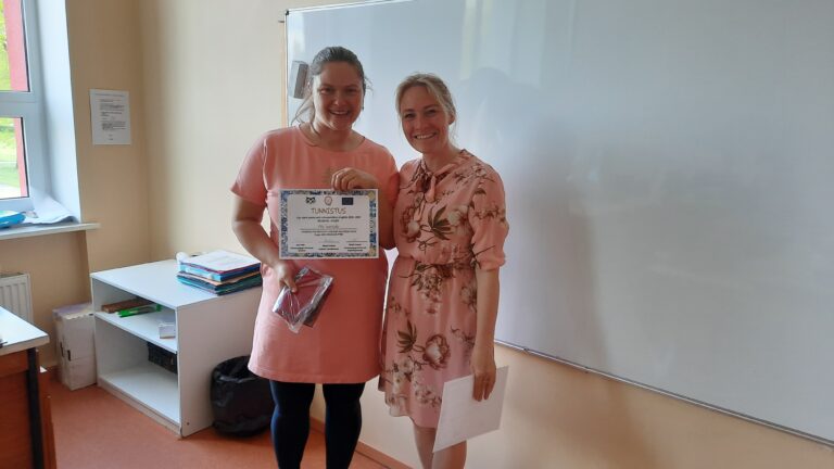 Tänulik projekti lõpetamisest. – ERASMUS+ C.R.I.S